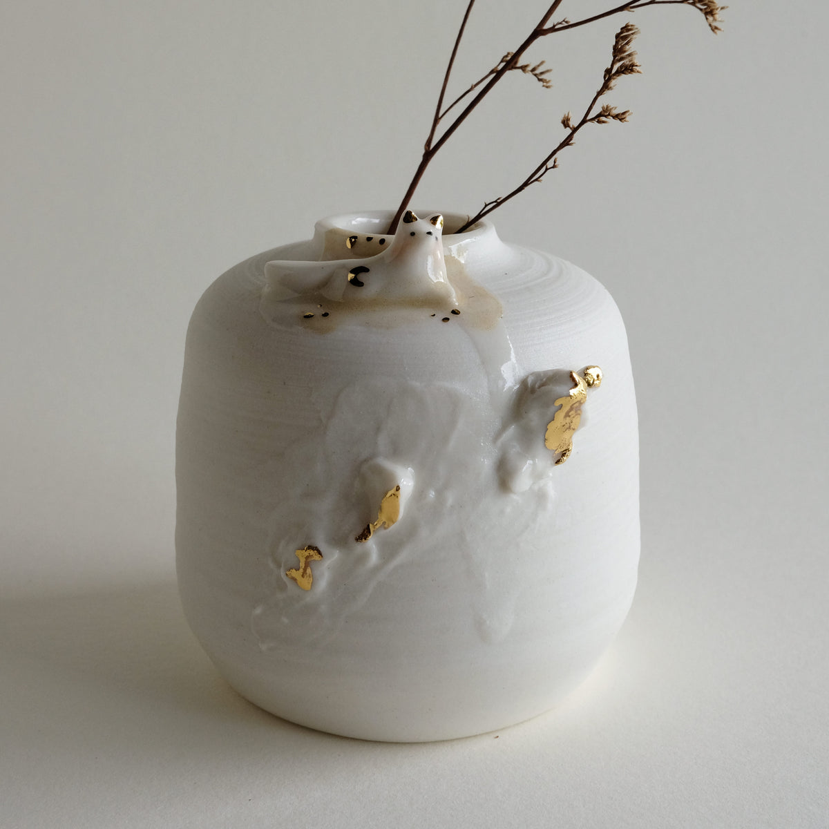 Porcelain Crescent Fox Vase – Lithops Studio