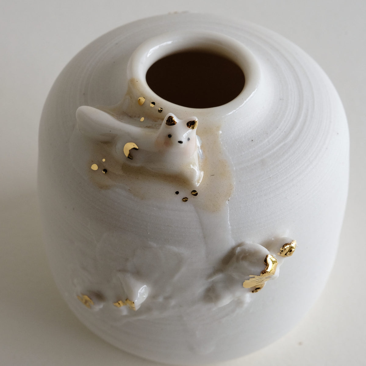 Porcelain Crescent Fox Vase – Lithops Studio