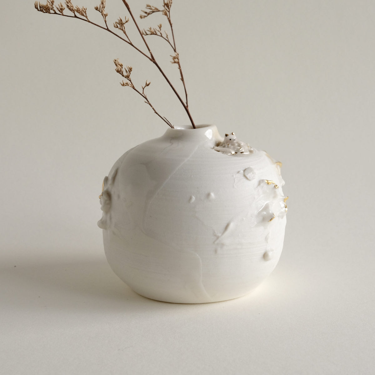 Porcelain Fox Nest Vase – Lithops Studio