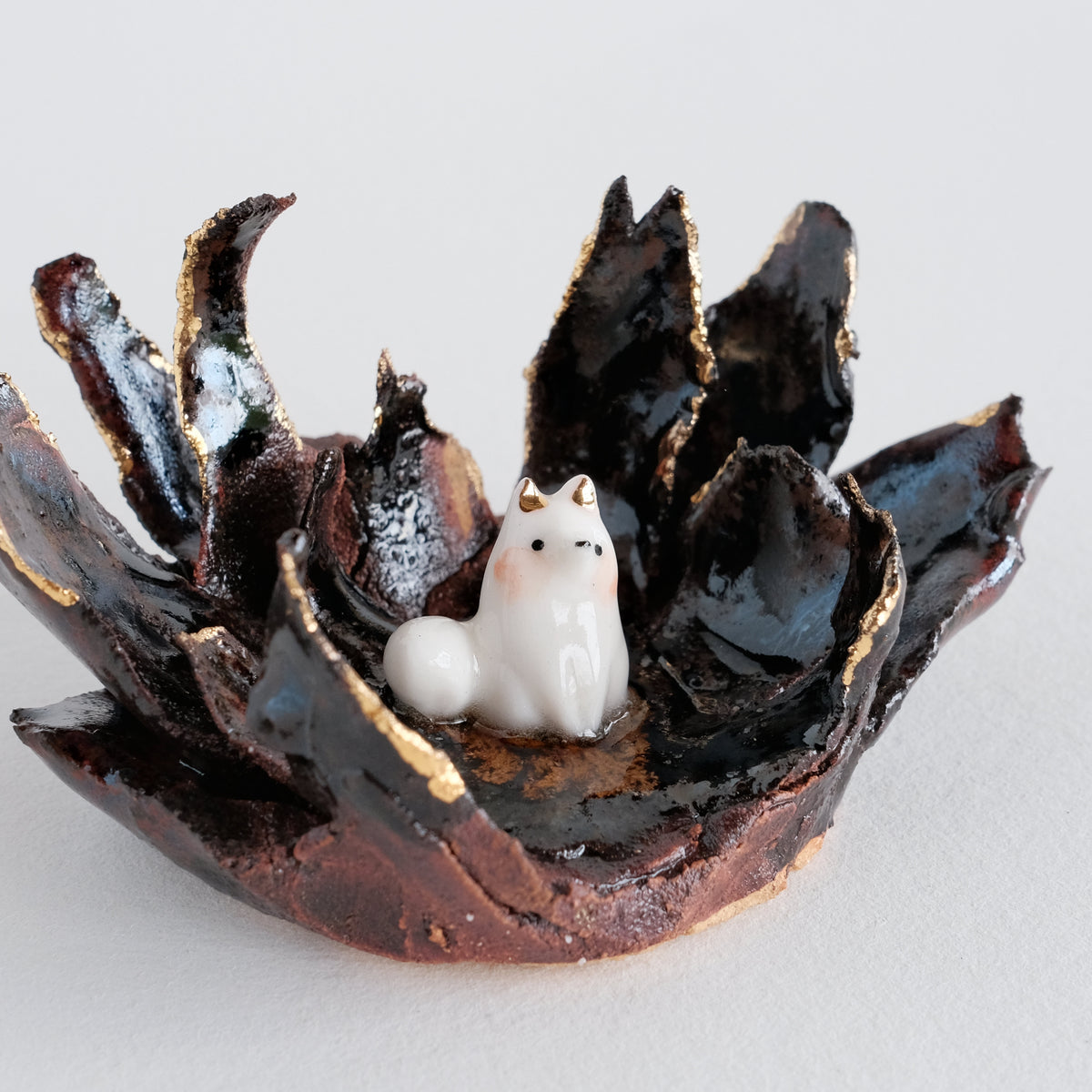 Fox Guardian | Curiosity in the fire – Lithops Studio