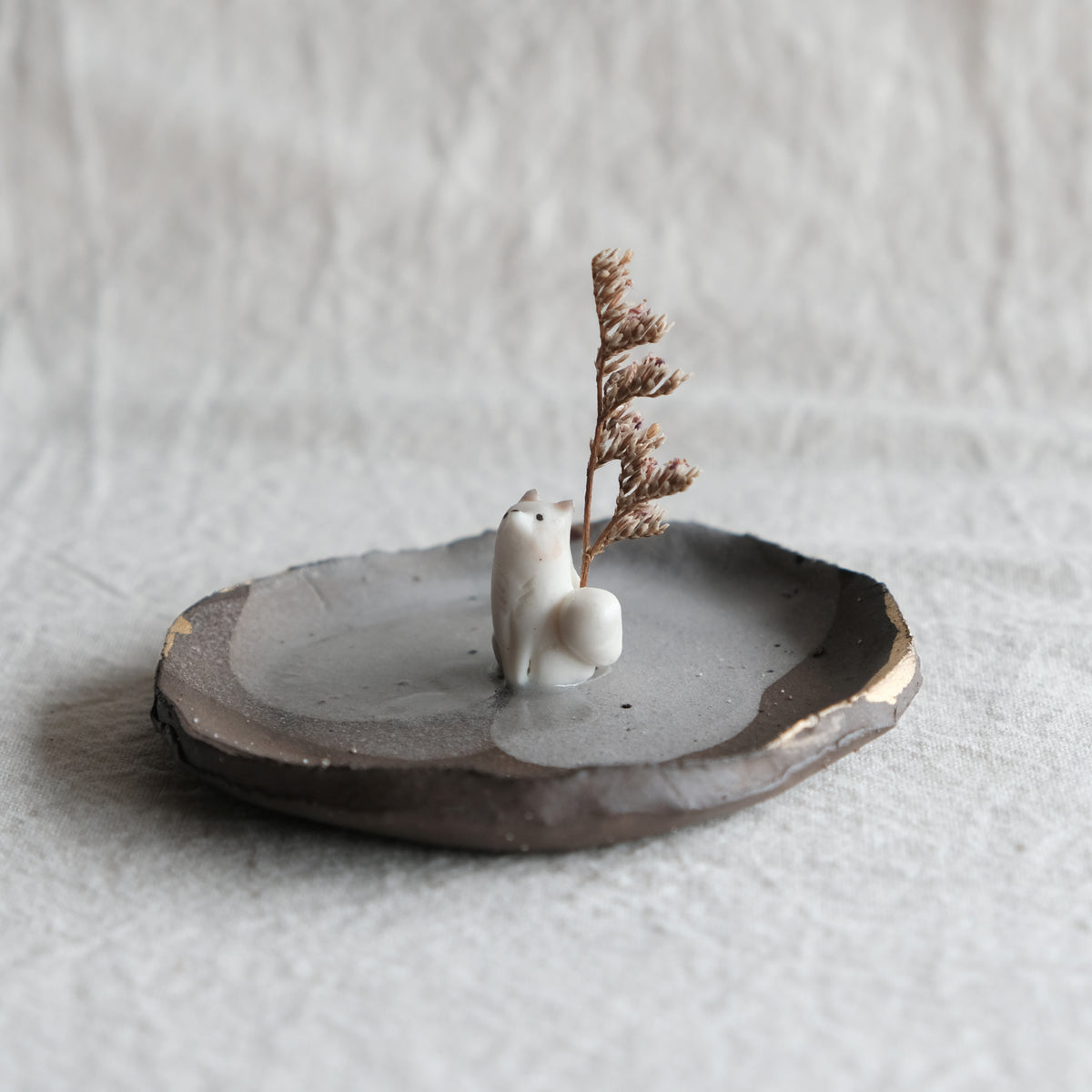Wabi Sabi Guardian Dish | Gazing Fox – Lithops Studio