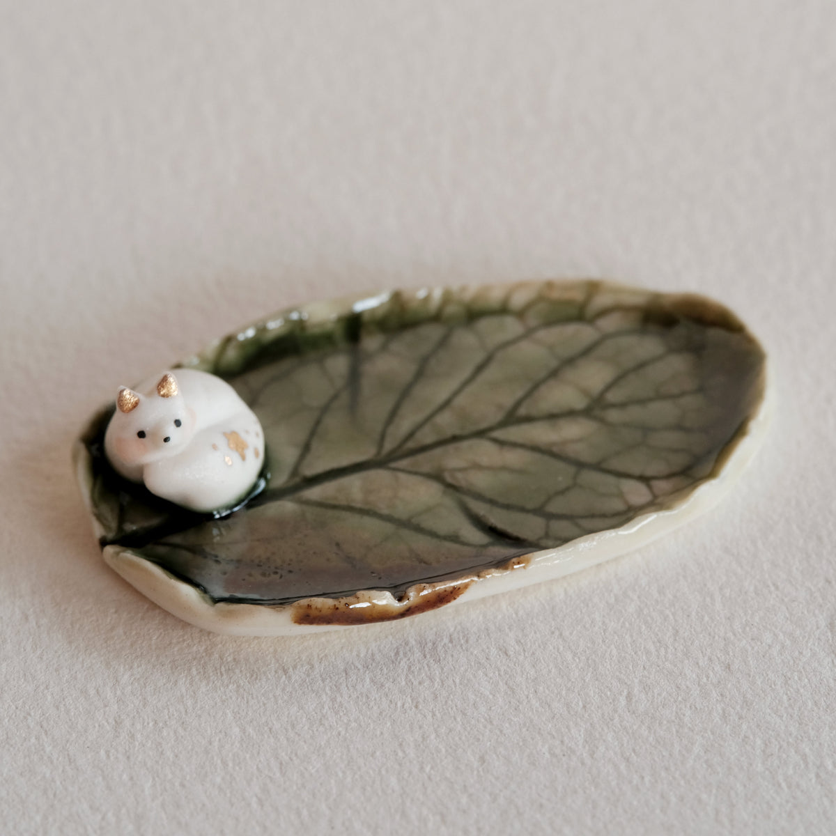 Leaf Fox Ring Holder | Curled Star – Lithops Studio